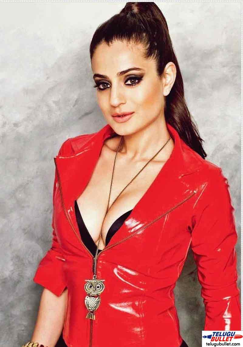 Ameesha Patel Latest New Hot And Spicy Photos Telugu Bullet Ameesha Patel Latest New Hot And Spicy Photos Telugu Bullet